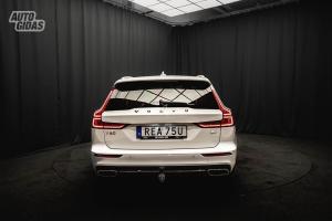 White Volvo V60 2022 in Kaunas, with an engine capacity of 0.00 L and mileage of 76 thousand km for 33314 €, photo 8 on AUTOMOTO.COM.LV
