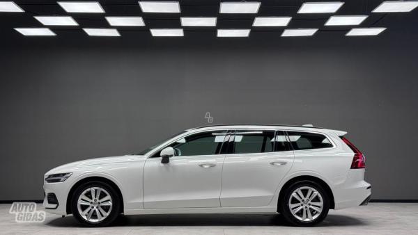 White Volvo V60 2022 in Kaunas, with an engine capacity of 0.00 L and mileage of 63 thousand km for 33507 €, photo 5 on AUTOMOTO.COM.LV