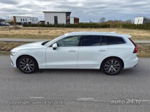 Balts Volvo V60 2022 Tallina, ar dzinēja tilpumu 2.00 L un nobraukumu 67 tūkst. km par 37500 €, foto 3 vietnē AUTOMOTO.COM.LV