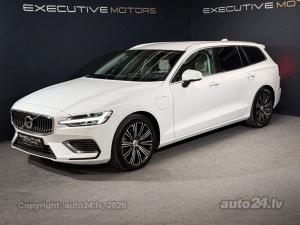 Balts Volvo V60 2022 Tallina, ar dzinēja tilpumu 2.00 L un nobraukumu 71 tūkst. km par 35990 €, foto  vietnē AUTOMOTO.COM.LV