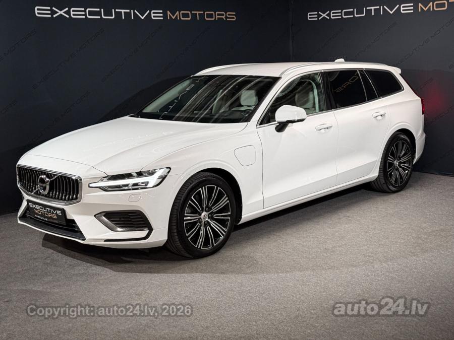 Balts Volvo V60 2022 Tallina, ar dzinēja tilpumu 2.00 L un nobraukumu 71 tūkst. km par 35990 €, foto 1 vietnē AUTOMOTO.COM.LV