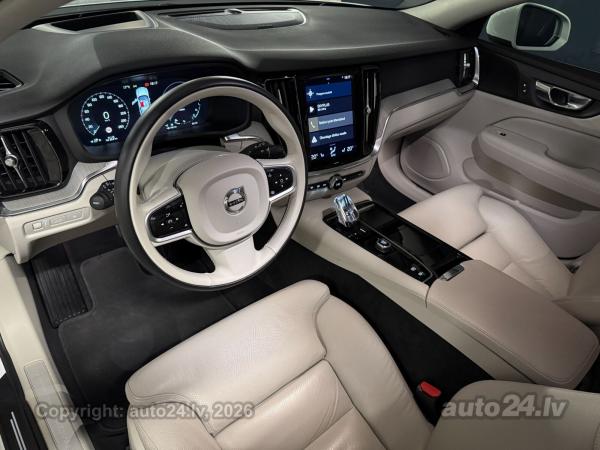 White Volvo V60 2022 in Tallinn, with an engine capacity of 2.00 L and mileage of 71 thousand km for 35990 €, photo 4 on AUTOMOTO.COM.LV