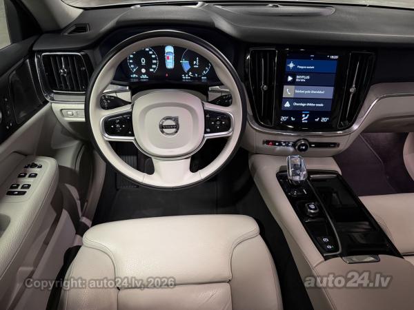 White Volvo V60 2022 in Tallinn, with an engine capacity of 2.00 L and mileage of 71 thousand km for 35990 €, photo 6 on AUTOMOTO.COM.LV
