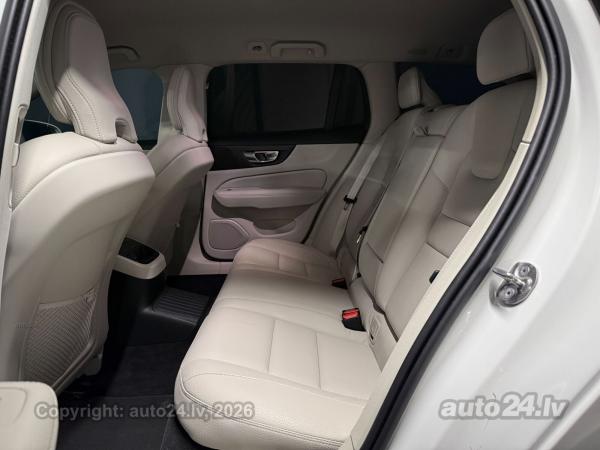 White Volvo V60 2022 in Tallinn, with an engine capacity of 2.00 L and mileage of 71 thousand km for 35990 €, photo 7 on AUTOMOTO.COM.LV