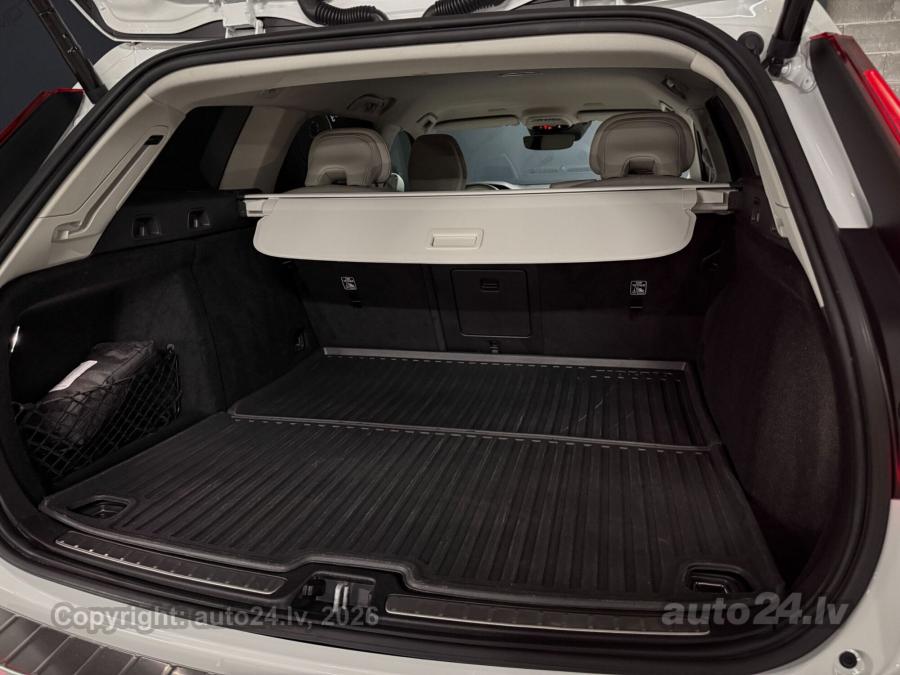 Balts Volvo V60 2022 Tallina, ar dzinēja tilpumu 2.00 L un nobraukumu 71 tūkst. km par 35990 €, foto 11 vietnē AUTOMOTO.COM.LV