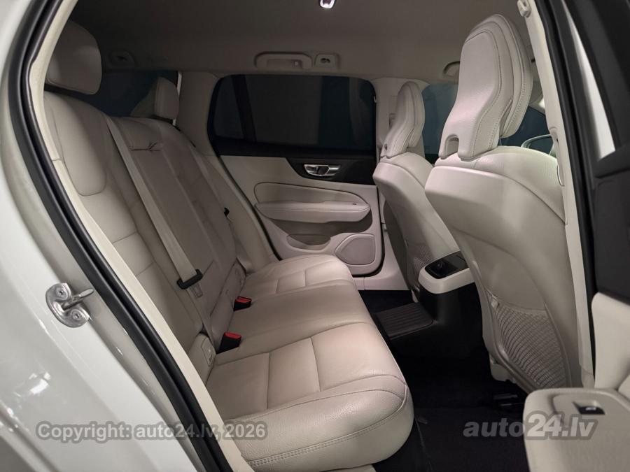 Balts Volvo V60 2022 Tallina, ar dzinēja tilpumu 2.00 L un nobraukumu 71 tūkst. km par 35990 €, foto 12 vietnē AUTOMOTO.COM.LV