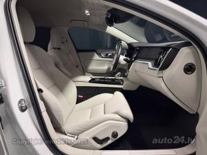 Balts Volvo V60 2022 Tallina, ar dzinēja tilpumu 2.00 L un nobraukumu 71 tūkst. km par 35990 €, foto 13 vietnē AUTOMOTO.COM.LV