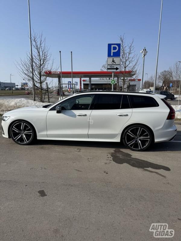 Balts Volvo V60 2022 Panevēža, ar dzinēja tilpumu 2.00 L un nobraukumu 315 tūkst. km par 13400 €, foto 3 vietnē AUTOMOTO.COM.LV