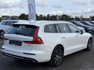 Balts Volvo V60 2022 Viļņa, ar dzinēja tilpumu 1.97 L un nobraukumu 201 tūkst. km par 15999 €, foto 4 vietnē AUTOMOTO.COM.LV