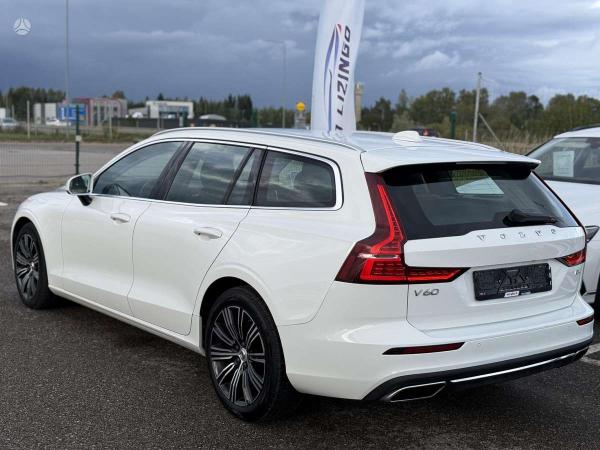 White Volvo V60 2022 in Vilnius, with an engine capacity of 1.97 L and mileage of 201 thousand km for 15999 €, photo 9 on AUTOMOTO.COM.LV