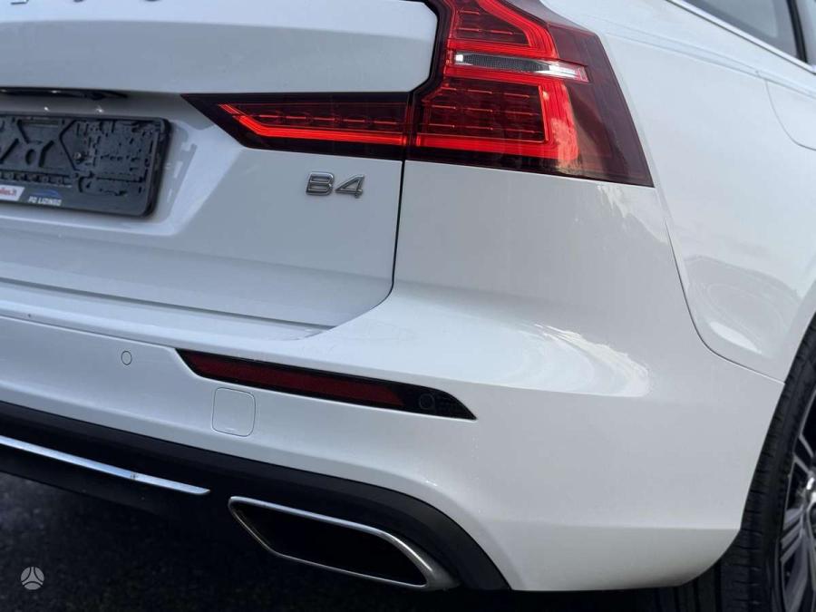 Balts Volvo V60 2022 Viļņa, ar dzinēja tilpumu 1.97 L un nobraukumu 201 tūkst. km par 15999 €, foto 13 vietnē AUTOMOTO.COM.LV