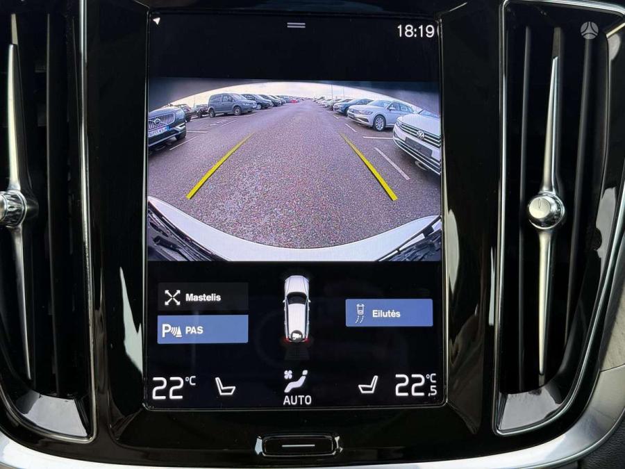 Balts Volvo V60 2022 Viļņa, ar dzinēja tilpumu 1.97 L un nobraukumu 201 tūkst. km par 15999 €, foto 27 vietnē AUTOMOTO.COM.LV