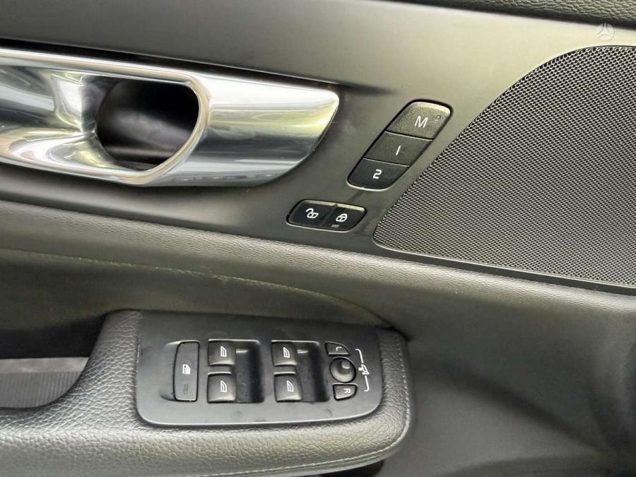 Balts Volvo V60 2022 Viļņa, ar dzinēja tilpumu 1.97 L un nobraukumu 201 tūkst. km par 15999 €, foto 32 vietnē AUTOMOTO.COM.LV
