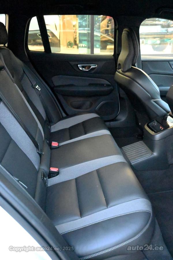 White Volvo V60 2025 in Tallinn, with an engine capacity of 2.00 L and mileage of 27 thousand km for 44990 €, photo 11 on AUTOMOTO.COM.LV