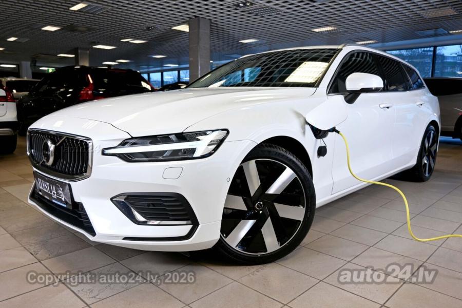 Balts Volvo V60 2025 Tallina, ar dzinēja tilpumu 2.00 L un nobraukumu 20 tūkst. km par 46990 €, foto 4 vietnē AUTOMOTO.COM.LV
