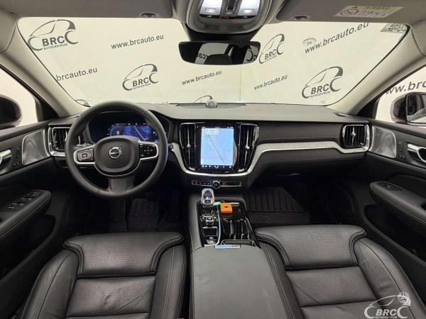 White Volvo V60 2025 in Vilnius, with an engine capacity of 1.97 L and mileage of 3 thousand km for 37900 €, photo 4 on AUTOMOTO.COM.LV