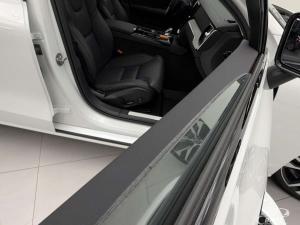 White Volvo V60 2025 in Vilnius, with an engine capacity of 1.97 L and mileage of 3 thousand km for 37900 €, photo 11 on AUTOMOTO.COM.LV