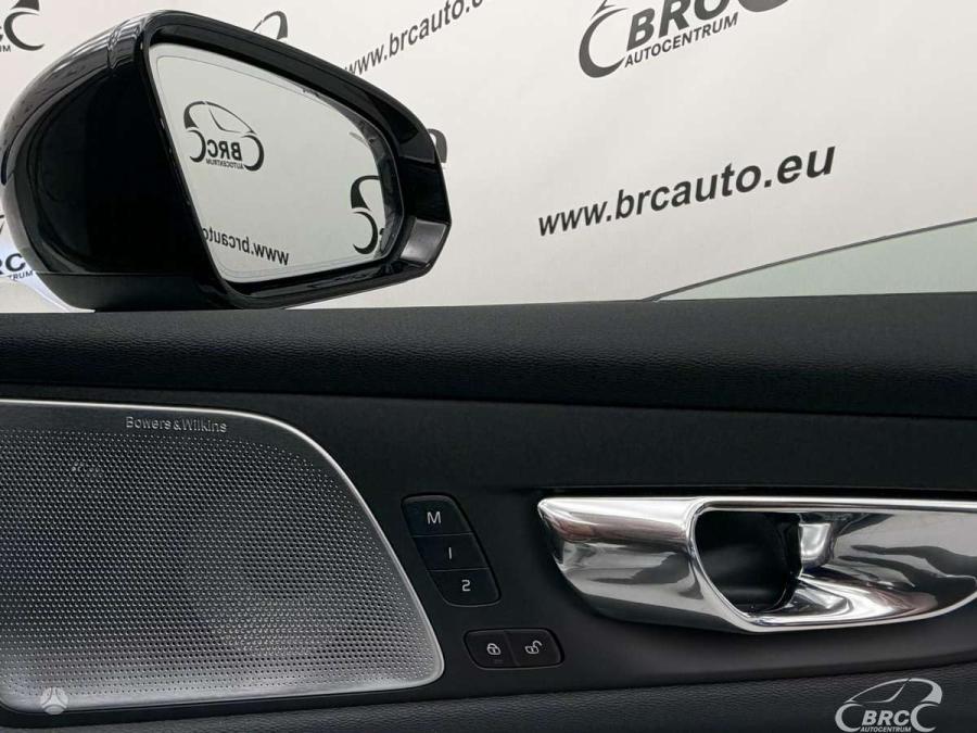 White Volvo V60 2025 in Vilnius, with an engine capacity of 1.97 L and mileage of 3 thousand km for 37900 €, photo 12 on AUTOMOTO.COM.LV