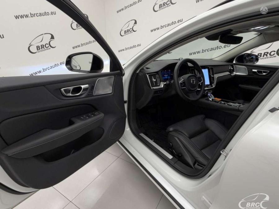 White Volvo V60 2025 in Vilnius, with an engine capacity of 1.97 L and mileage of 3 thousand km for 37900 €, photo 23 on AUTOMOTO.COM.LV