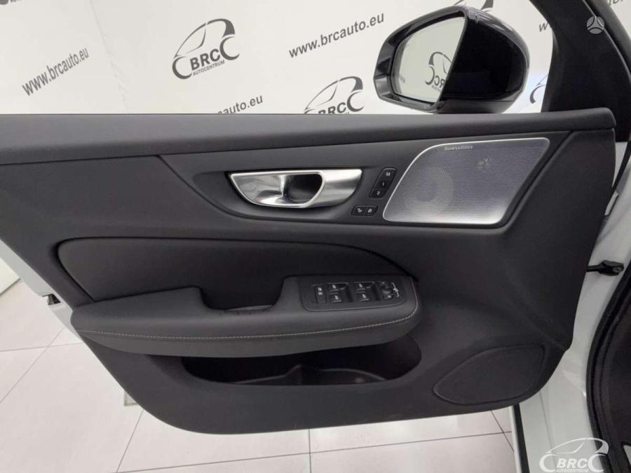 White Volvo V60 2025 in Vilnius, with an engine capacity of 1.97 L and mileage of 3 thousand km for 37900 €, photo 24 on AUTOMOTO.COM.LV