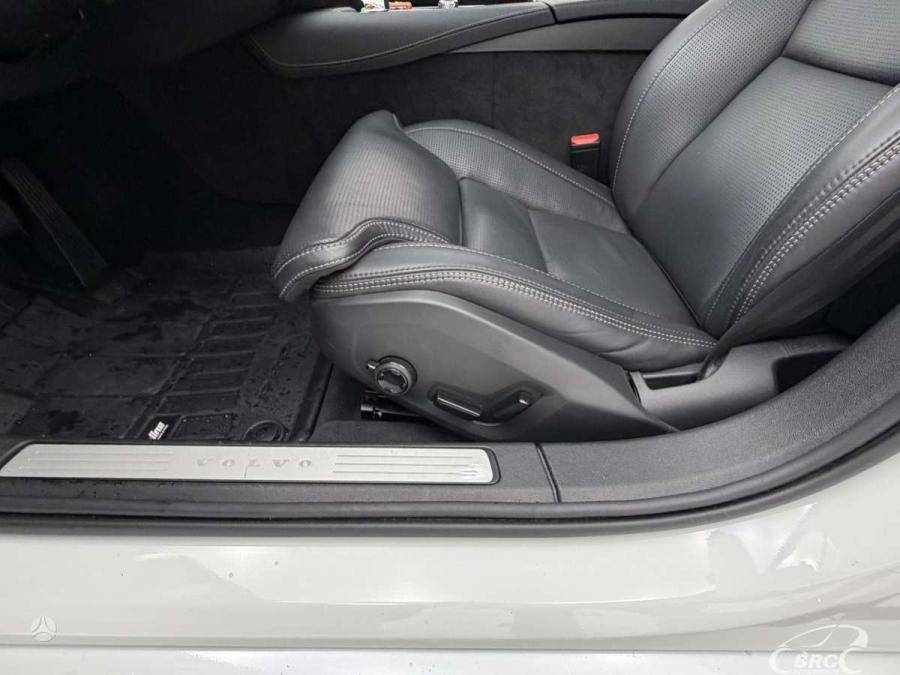White Volvo V60 2025 in Vilnius, with an engine capacity of 1.97 L and mileage of 3 thousand km for 37900 €, photo 26 on AUTOMOTO.COM.LV
