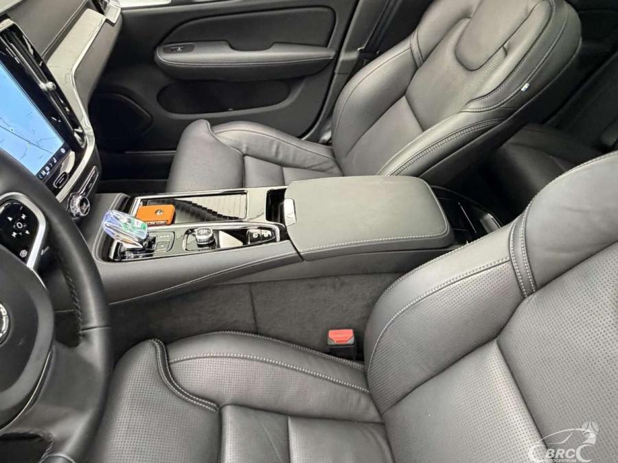 White Volvo V60 2025 in Vilnius, with an engine capacity of 1.97 L and mileage of 3 thousand km for 37900 €, photo 28 on AUTOMOTO.COM.LV