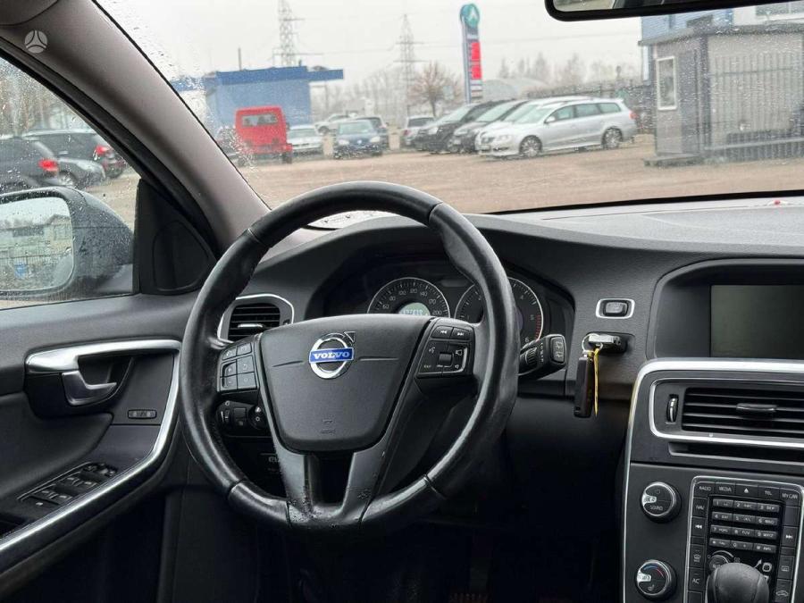 Dzeltens Volvo V60 2011 Marijampole, ar dzinēja tilpumu 1.56 L un nobraukumu 248 tūkst. km par 4400 €, foto 7 vietnē AUTOMOTO.COM.LV
