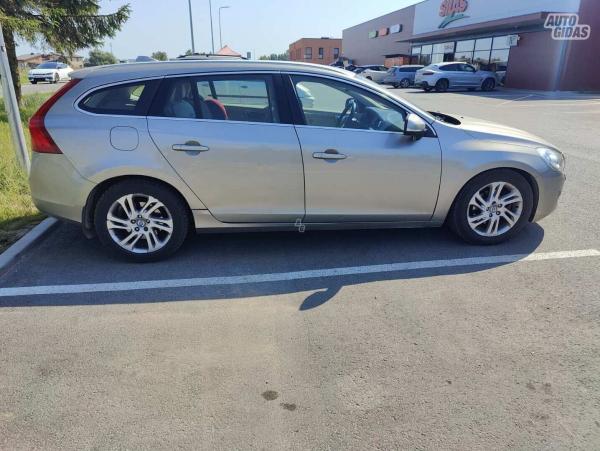 Dzeltens Volvo V60 2011 Kauņa, ar dzinēja tilpumu 2.00 L un nobraukumu 465 tūkst. km par 5000 €, foto 2 vietnē AUTOMOTO.COM.LV