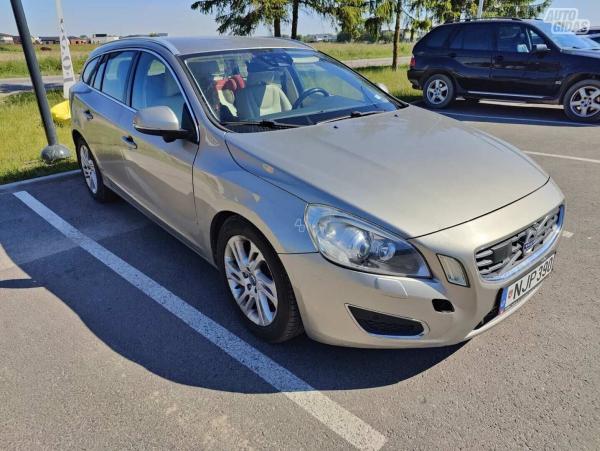 Dzeltens Volvo V60 2011 Kauņa, ar dzinēja tilpumu 2.00 L un nobraukumu 465 tūkst. km par 5000 €, foto 3 vietnē AUTOMOTO.COM.LV