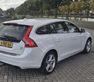 Dzeltens Volvo V60 2013 Viļņa, ar dzinēja tilpumu 2.40 L un nobraukumu 300 tūkst. km par 6900 €, foto 4 vietnē AUTOMOTO.COM.LV