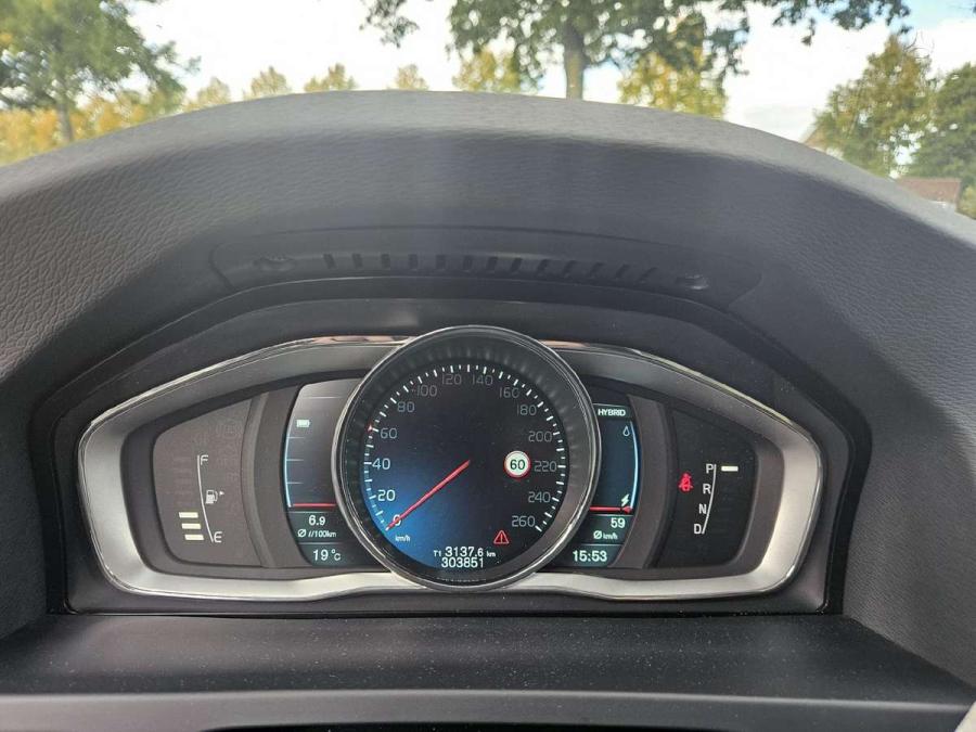 Dzeltens Volvo V60 2013 Viļņa, ar dzinēja tilpumu 2.40 L un nobraukumu 300 tūkst. km par 6900 €, foto 8 vietnē AUTOMOTO.COM.LV