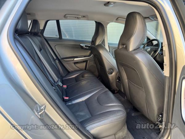 Dzeltens Volvo V60 2013 Tallina, ar dzinēja tilpumu 1.60 L un nobraukumu 103 tūkst. km par 8990 €, foto 11 vietnē AUTOMOTO.COM.LV