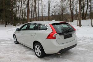 Dzeltens Volvo V60 2013 Birštonas, ar dzinēja tilpumu 2.00 L un nobraukumu 343 tūkst. km par 5350 €, foto 2 vietnē AUTOMOTO.COM.LV