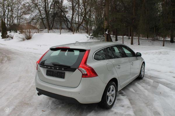 Dzeltens Volvo V60 2013 Birštonas, ar dzinēja tilpumu 2.00 L un nobraukumu 343 tūkst. km par 5350 €, foto 5 vietnē AUTOMOTO.COM.LV