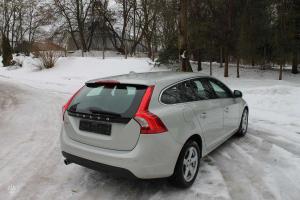 Dzeltens Volvo V60 2013 Birštonas, ar dzinēja tilpumu 2.00 L un nobraukumu 343 tūkst. km par 5350 €, foto 5 vietnē AUTOMOTO.COM.LV
