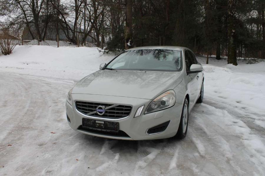 Dzeltens Volvo V60 2013 Birštonas, ar dzinēja tilpumu 2.00 L un nobraukumu 343 tūkst. km par 5350 €, foto 7 vietnē AUTOMOTO.COM.LV