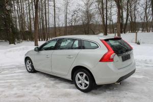 Dzeltens Volvo V60 2013 Birštonas, ar dzinēja tilpumu 2.00 L un nobraukumu 343 tūkst. km par 5350 €, foto 8 vietnē AUTOMOTO.COM.LV