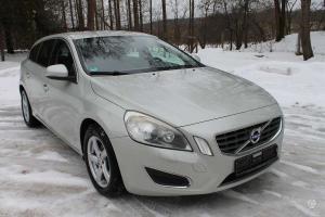 Dzeltens Volvo V60 2013 Birštonas, ar dzinēja tilpumu 2.00 L un nobraukumu 343 tūkst. km par 5350 €, foto 10 vietnē AUTOMOTO.COM.LV