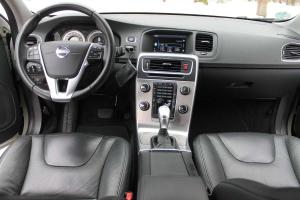 Dzeltens Volvo V60 2013 Birštonas, ar dzinēja tilpumu 2.00 L un nobraukumu 343 tūkst. km par 5350 €, foto 11 vietnē AUTOMOTO.COM.LV