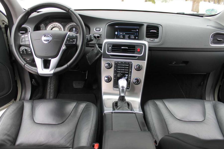 Dzeltens Volvo V60 2013 Birštonas, ar dzinēja tilpumu 2.00 L un nobraukumu 343 tūkst. km par 5350 €, foto 11 vietnē AUTOMOTO.COM.LV
