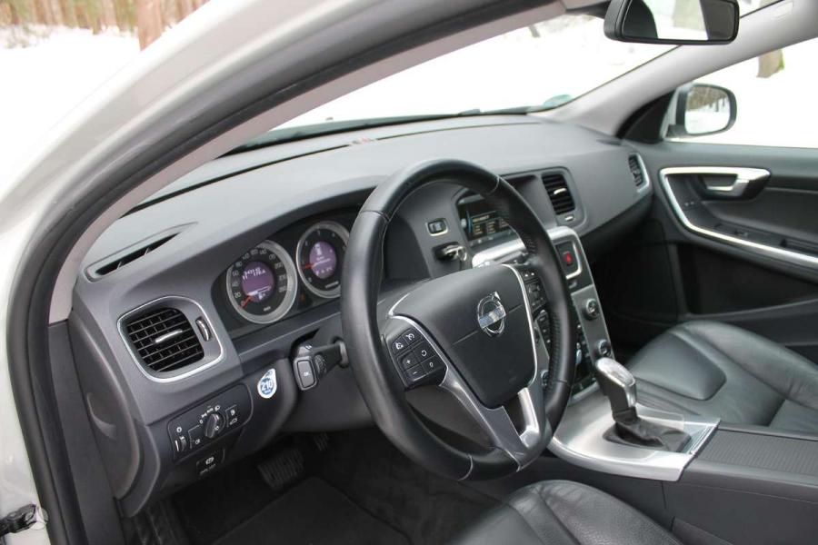 Dzeltens Volvo V60 2013 Birštonas, ar dzinēja tilpumu 2.00 L un nobraukumu 343 tūkst. km par 5350 €, foto 14 vietnē AUTOMOTO.COM.LV