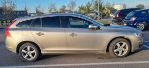 Yellow Volvo V60 2013 in Telschi, with an engine capacity of 1.56 L and mileage of 350 thousand km for 5000 €, photo 5 on AUTOMOTO.COM.LV