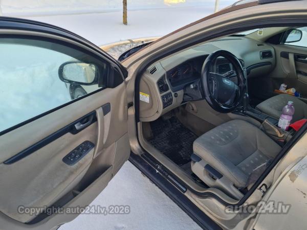 Beige Volvo V70 2001 in Tallinn, with an engine capacity of 2.40 L and mileage of 457 thousand km for 1200 €, photo 7 on AUTOMOTO.COM.LV