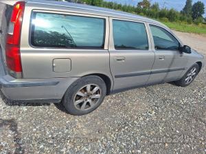 Beige Volvo V70 2002 in Tallinn, with an engine capacity of 2.40 L and mileage of 0 thousand km for 1450 €, photo  on AUTOMOTO.COM.LV