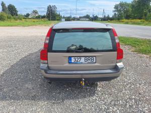 Beige Volvo V70 2002 in Tallinn, with an engine capacity of 2.40 L and mileage of 0 thousand km for 1450 €, photo 3 on AUTOMOTO.COM.LV