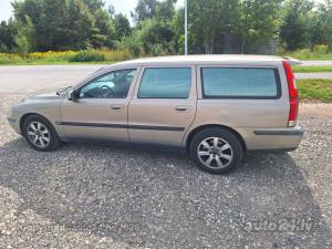 Beige Volvo V70 2002 in Tallinn, with an engine capacity of 2.40 L and mileage of 0 thousand km for 1450 €, photo 4 on AUTOMOTO.COM.LV