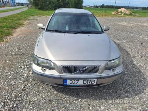 Beige Volvo V70 2002 in Tallinn, with an engine capacity of 2.40 L and mileage of 0 thousand km for 1450 €, photo 5 on AUTOMOTO.COM.LV