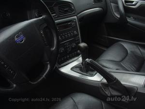 Smilšu krāsa Volvo V70 2004 Paide, ar dzinēja tilpumu 2.40 L un nobraukumu 440 tūkst. km par 3290 €, foto 6 vietnē AUTOMOTO.COM.LV