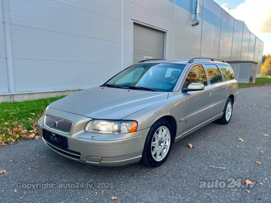 Beige Volvo V70 2005 in Parnu, with an engine capacity of 2.40 L and mileage of 0 thousand km for 2490 €, photo 1 on AUTOMOTO.COM.LV