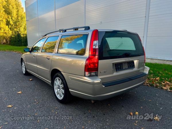 Beige Volvo V70 2005 in Parnu, with an engine capacity of 2.40 L and mileage of 0 thousand km for 2490 €, photo 6 on AUTOMOTO.COM.LV
